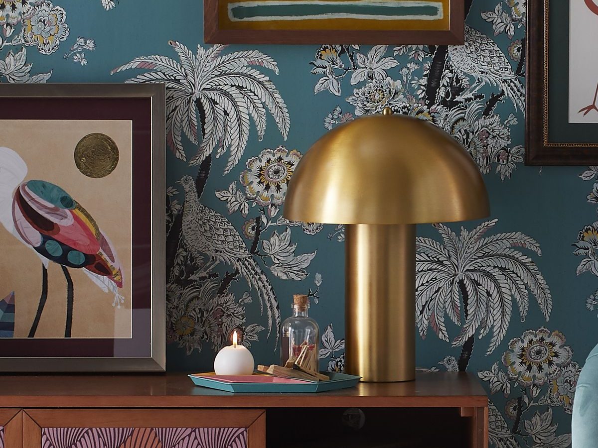 European Elegance: Table Lamps for Stylish Interiors - 6880GALA